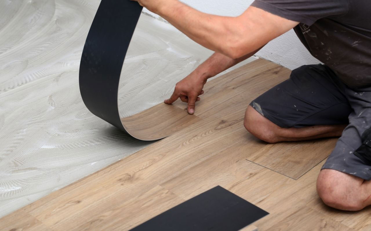 Want to use LVT Flooring? Know all Luxury vinyl tile pros and cons here!