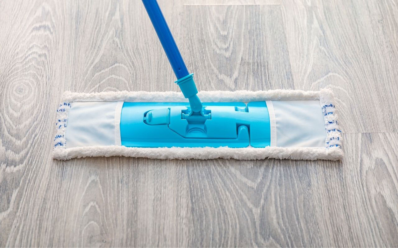 A step-by-step manual on how to clean vinyl tile floors